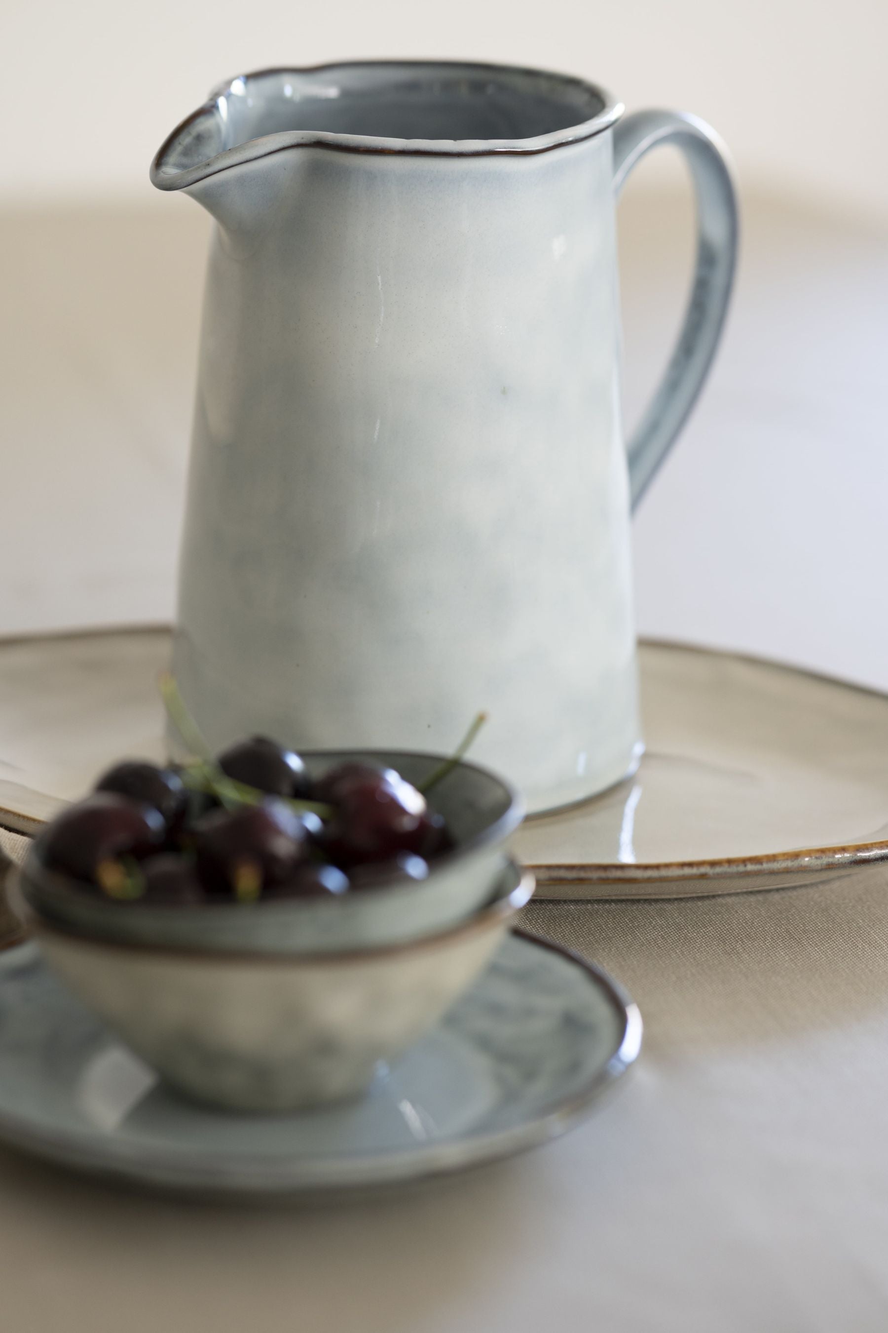 Organic jug blue – Dutch Rose Amsterdam